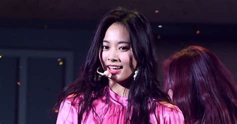 포토 트와이스 쯔위 감탄을 부르는 예쁜 미소~
