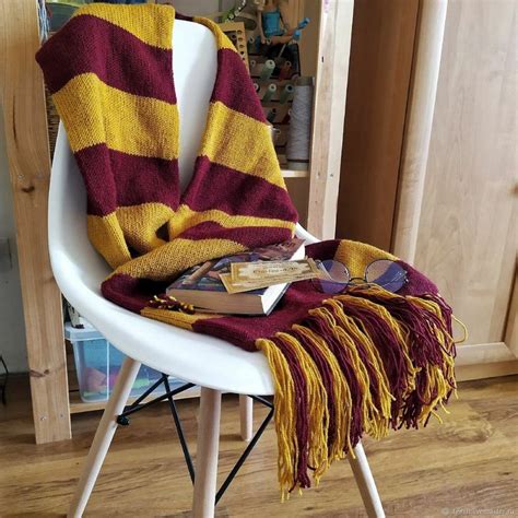 Шарф Гриффиндор вязаный двухслойный в интернет магазине на Ярмарке Мастеров Сувениры из