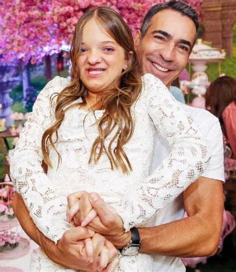 César Tralli exibe momento descontraído com filha e Tici se declara