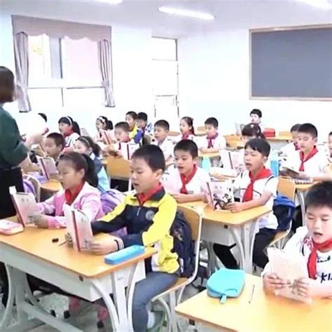 近3年，黄陂区中小学生近视比例每年下降1～2青少年