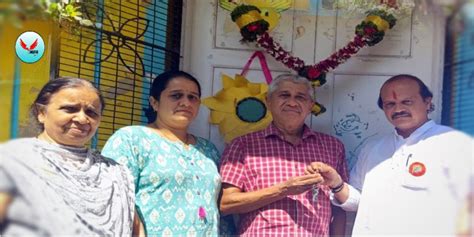 वसंत मोरे यांची यशस्वी मध्यस्थी अखेर फाटक दाम्पत्याला मिळाला घराचा