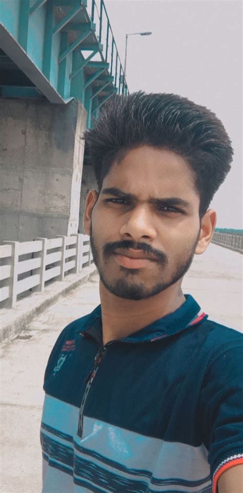 Pin Van Gangaram Chauhan Op Raju Chauhan
