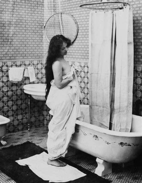 The Truth About Bathing Throughout The Years [ 500 Years Bathing