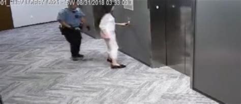 劉強東事件流出新視頻，劉靜堯與報警男在大廳密談，疑受逼迫 每日頭條