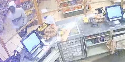 Dallas Police Search For Suspect Who Allegedly Killed 7 Eleven Employee