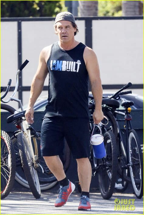 Josh Brolin Puts Buff Biceps On Display En Route To The Gym Photo 3430771 Josh Brolin Photos