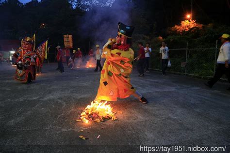 神童回駕龍奉宮普陀山：107年龍奉宮普陀山進香團，沿途經過新營太子宮、麻豆太子宮，祝壽中壇元帥千秋，進香團有一部領隊車、一部大鼓車