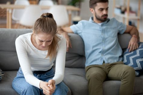 Dating Red Flags That Should Send You Running Relationship Culture