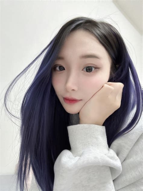 我努力學會一個人 學會一個人去實現很多事情 也努力學會不吵不鬧不黏人 這些都是當初你希望我做到的 而現在的我做到了
