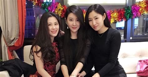 超正「母女3人合照」誰才是媽？ 1萬名網友全猜錯：嚇到摔破眼鏡 爆新聞