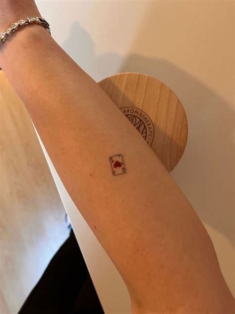 23 Tatuagem Minimalista Feminina O Guia Essencial 123 Tatuagens