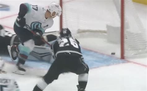 Kraken Nhl Daily Game On Hockey Tries To Save Lives Seattle Hockey