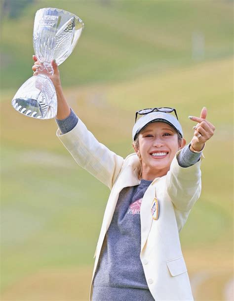 流した『11年半分の涙』史上最長ブランクvの金田久美子｢絶対に2勝目を挙げたかった｣【女子ゴルフ】：中日スポーツ・東京中日スポーツ