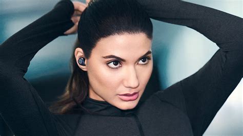 AU Deals Massive Savings Across The Jabra Headphone Range Today