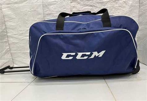Хоккейный баул на колесах ccm 33 дюйма Вся Россия | Товары для хобби ...