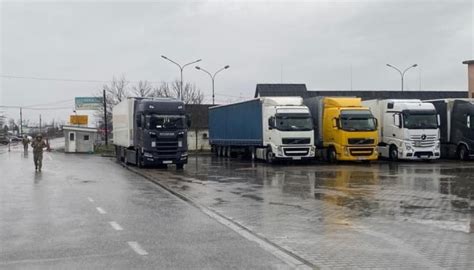 Румунські фермери почали блокаду КПП на кордоні з Україною що відомо Патріот Донбасу