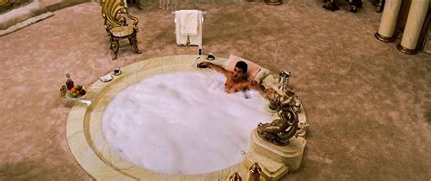 Al Pacino Scarface Nella Sua Mega Jacuzzi Al Pacino Colonial Mansion