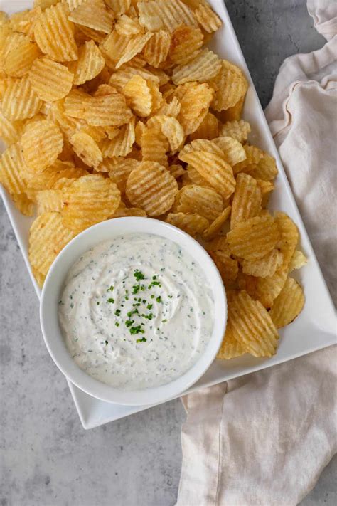 Easy Sour Cream And Chive Dip
