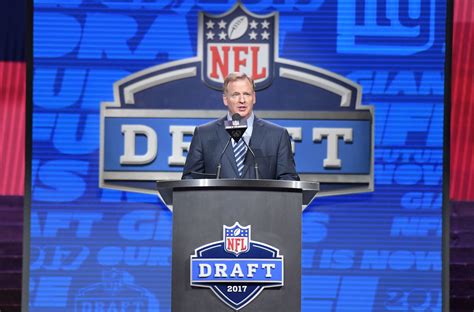 Nfl Draft Tracker 2017 Live Second And Third Round Picks Analysis