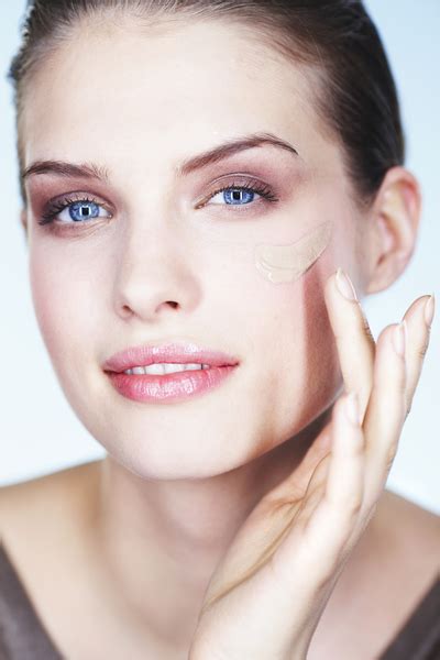 How To Cover Up A Pimple With Makeup