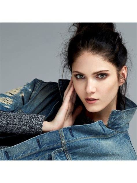 Maria Flávia by Daniel Clavero Portrait