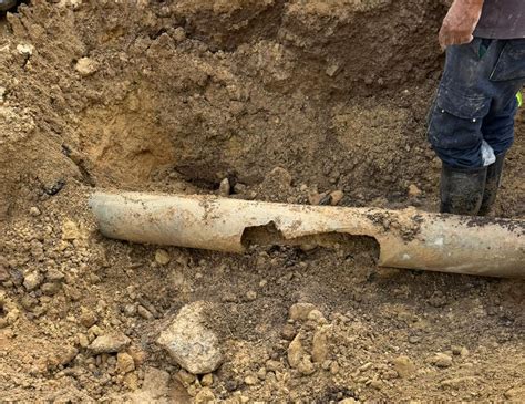 Nuevo Corte De Agua Por Rotura De Tubería En La Calle General Margallo