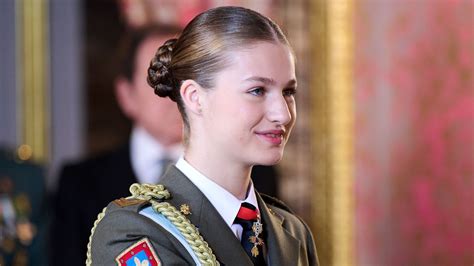 La Princesa Leonor Debuta En La Pascua Militar Con Los Reyes
