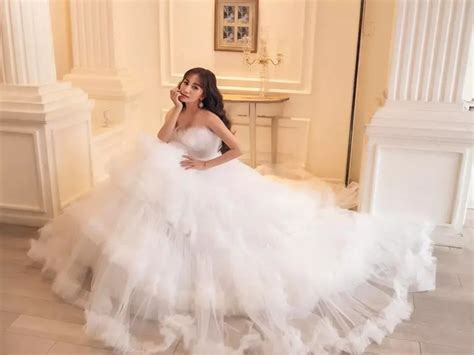 Thiệp Mời Của Khánh Thi Phan Hiển đính Kèm ảnh Cưới Tại Pháp