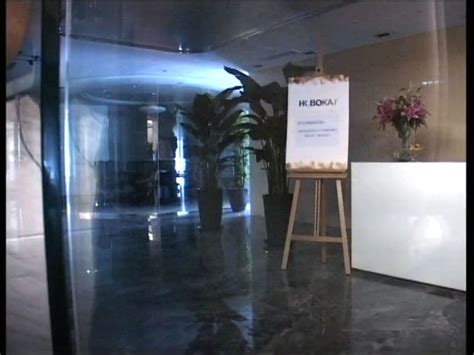 內地女子涉串謀無牌行醫被捕 Now 新聞