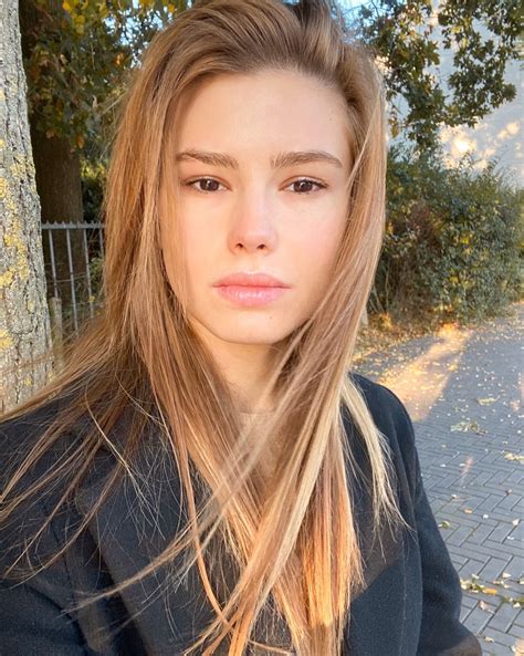 Знакомства Добрая и хозяйственная Хочу познакомиться с мужчиной Ссылка на мой профиль в