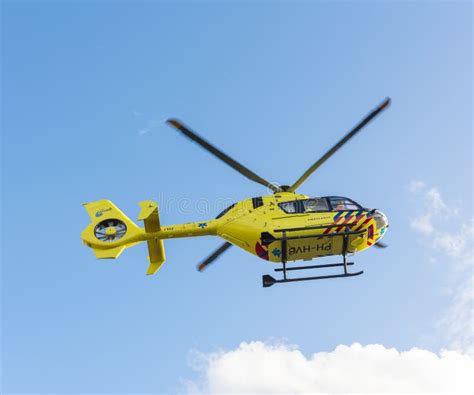 Ambulansowy Helikopter Medyczna Lotnicza Pomoc Zdjęcie Editorial Obraz złożonej z