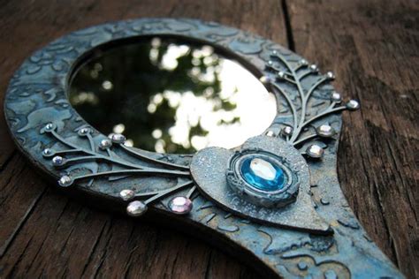 Можно ли дарить зеркало в подарок приметы на день рождения для женщины и мужчины