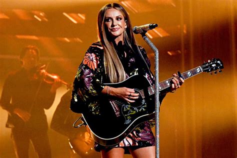 Carly Pearce Glitters In Floor Sweeping Sequin Gown At 2023 Cma Awards