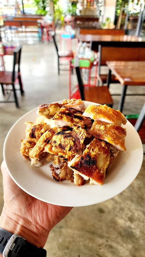 หมูหันกรอบๆ ร้านอาหารรุ่งโรจน์เขาใหญ่ กม14 Facebook