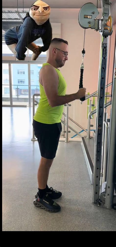 Ryan Windridge Posture Look At Full Image Rdannyaaronsmore