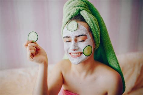 Facial Scrub Benefits 8 Ways And Usage Tips Sri Sri Tattva