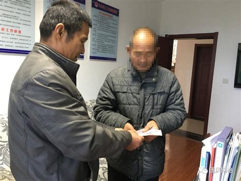 【网格故事】团风县司法局为特困社区矫正人员发放司法救助金
