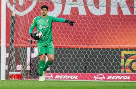 Goleiro que negociou o Grêmio acerta clube europeu