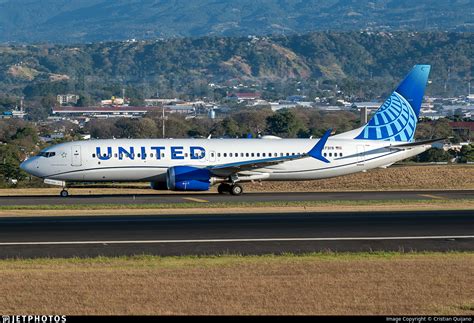 N37319 Boeing 737 8 MAX United Airlines Cristian Quijano JetPhotos