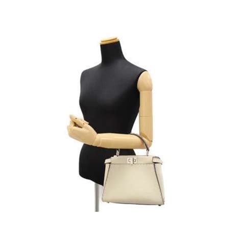 【fendi】流行り廃りのない人気ピーカブー10選！芸能人着用モデルやメンズにおすすめのコーデもご紹介【フェンディ】