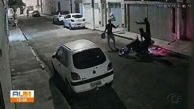 AL TV 1ª Edição Motociclista é morto por dois homens na Jatiúca em