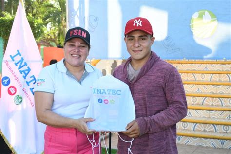 Celebración del Sexto Aniversario de la Escuela Hotel Casa Luxemburgo Festival Municipal Yo