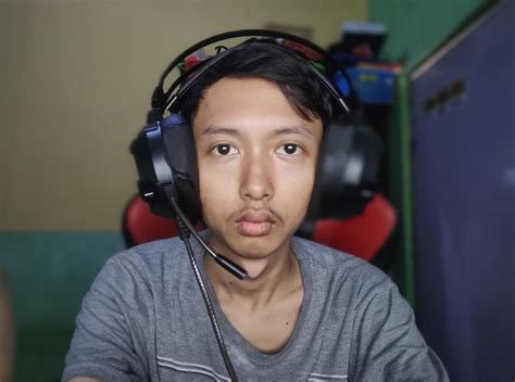 Terkenal Karena Nft Ghozali Everyday Bintangi Sederet Iklan Demokratis