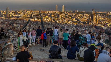 Último atardecer en los búnkers del Carmel de Barcelona Es culpa de