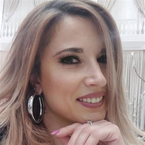 Sabina Sabinachetvergova On Threads