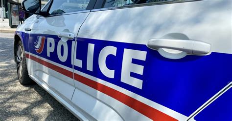Aubenas Un jeune homme de ans alcoolisé crache sur les policiers