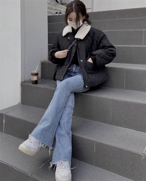 Winter Autumn Fall Flared Jeans Denim Jacket Fashion Outfit Fit Inspo Aesthetic Trendy Korean