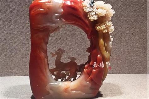 一块老挝石的空灵设计，色彩巧妙尽显雕工