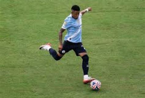 Tottenham Hotspur Irashaka Kugura Savinho Inkuru Yurugendo Rwe Mu Masezerano