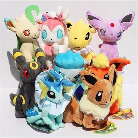 Peluche Oficial Pokemon Store Evoluciones Eevee Umbreon 24900 En